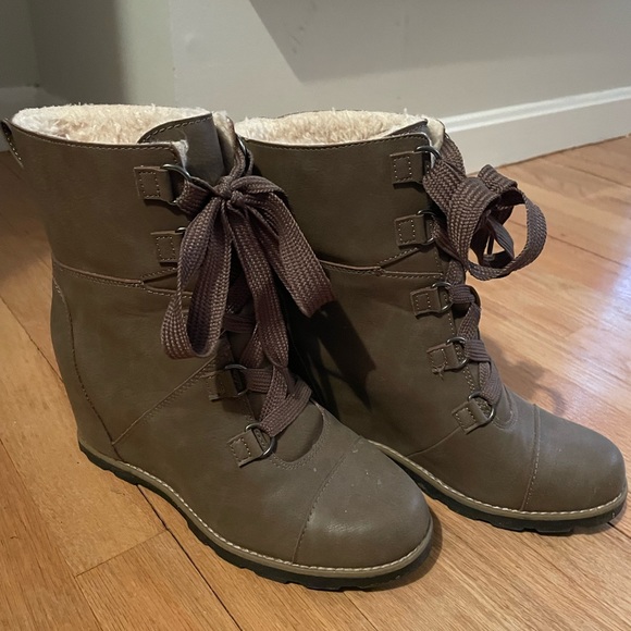Universal Thread | Shoes | Wedge Boots | Poshmark
